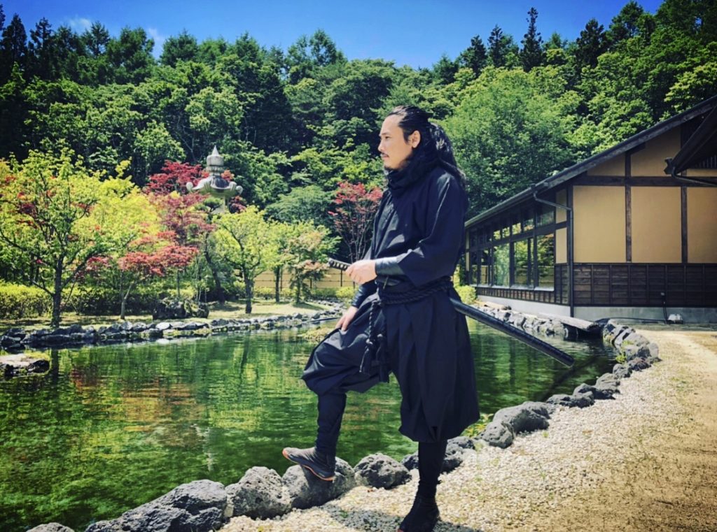 坂口拓 漆黒のロン毛にしてるワケ！？ 『坂口拓・下村勇二監督・太田Pに答えて頂きます！屋敷紘子の29ぐらいの質問』 - 株式会社WiiBER ...